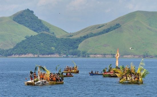 Panorama Indah Danau Sentani, Membuat Kamu Terlena | Pariwisata Indonesia