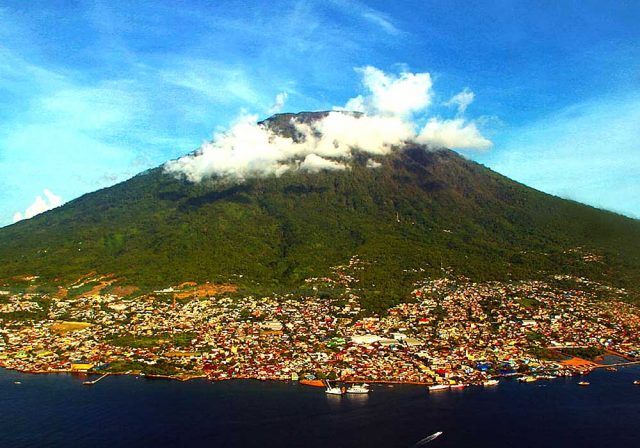 Keindahan dan Misteri Berpadu di Gunung Gamalama