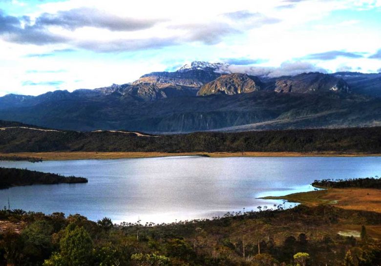 Naik-naik ke Puncak Gunung, Sampai-sampai ke Danau
