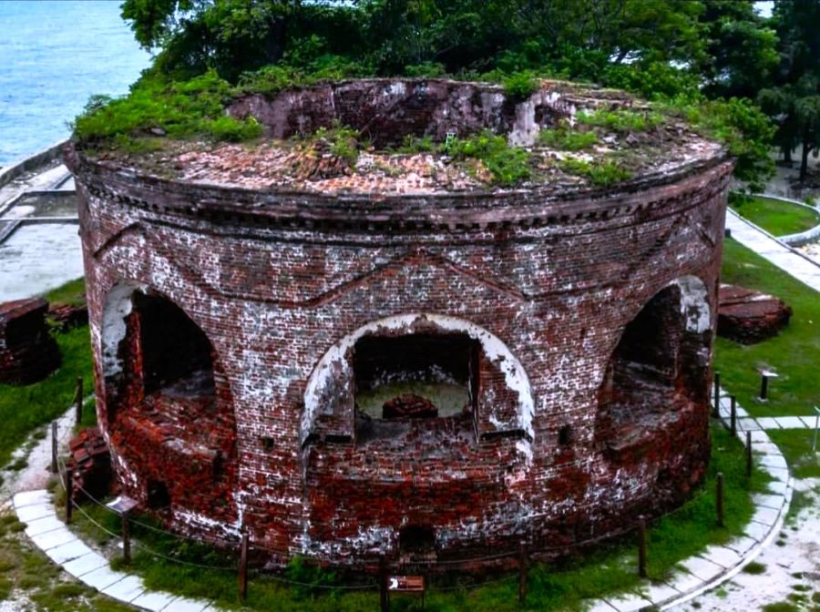 Mengintip Pulau Kelor, Nuansa Klasik Merekam Jejak Masa Kolonial ...